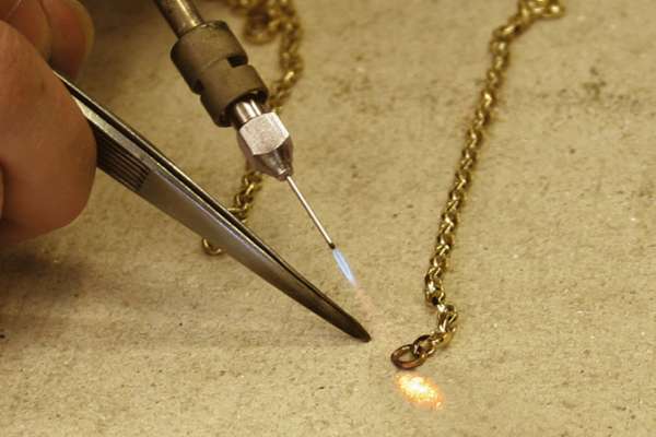 Chain Soldering in NYC - Doctor JewelerChain Soldering In NYC - Dr Jeweler